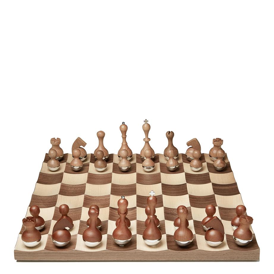 Wobble Chess Set – Gadget Lab Canada